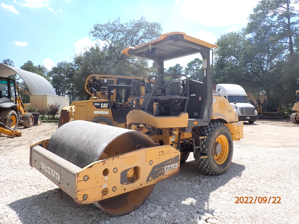 2016 Volvo SD75B 241147 241147 - Houston Heavy Machinery