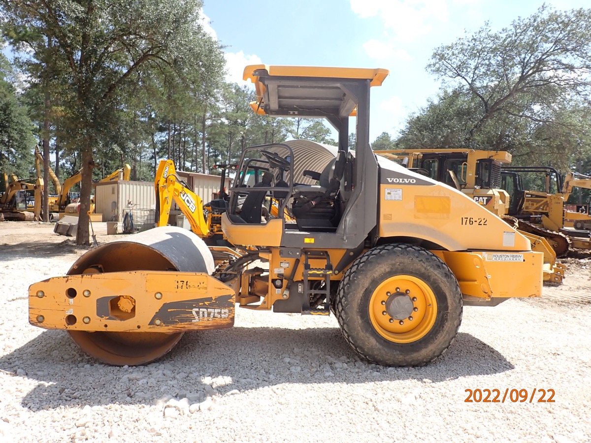 2016 Volvo SD75B 241147 241147 - Houston Heavy Machinery