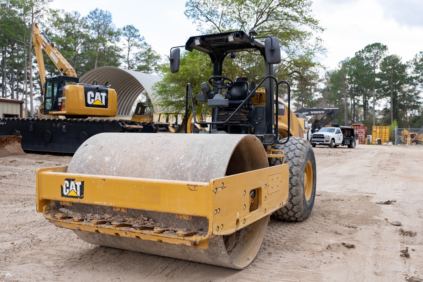 2017 Caterpillar CS54B CS500498 CS500498 - Houston Heavy Machinery